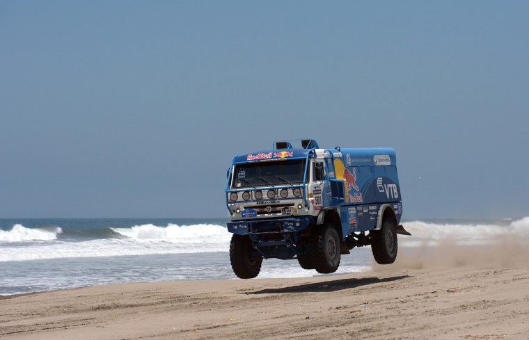 Dakar Rally drivers race across Peru's dunes during stage four