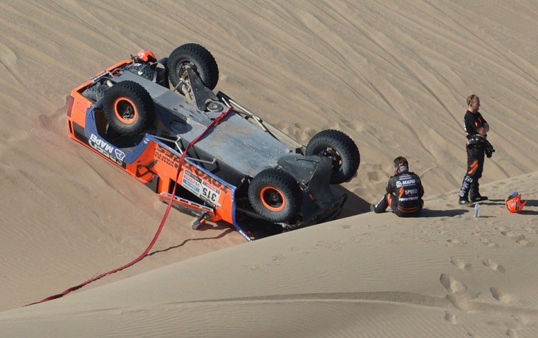 Dakar Rally drivers race across Peru's dunes during stage four