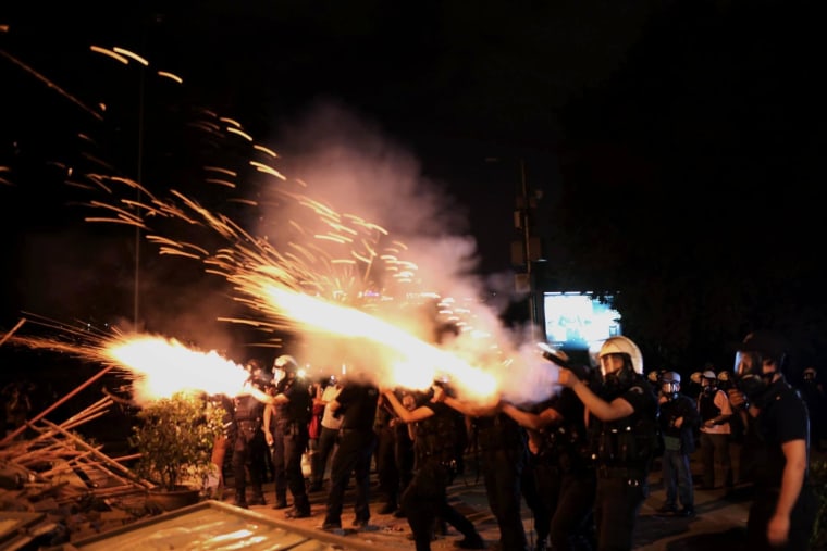 Photographer documents Istanbul 'war zone' in his own backyard on Facebook