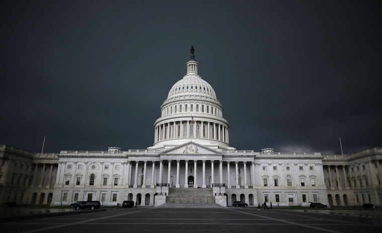 Wild weather over Washington as clouds converge on capital