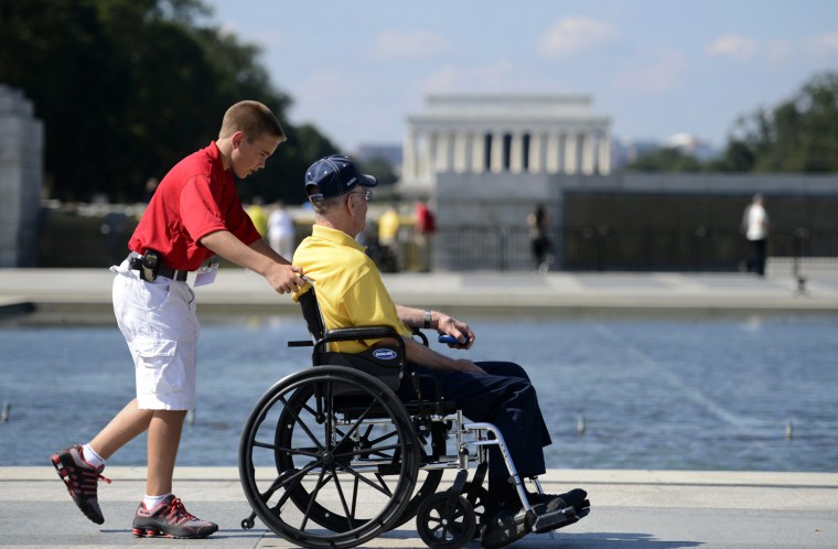 Storming the gates: WWII vets visit war monument despite government ...