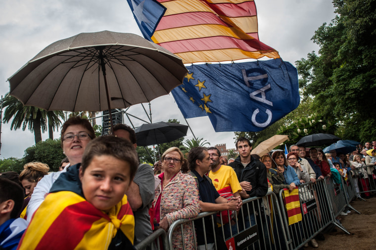 Catalans form human chain to press for independence from Spain