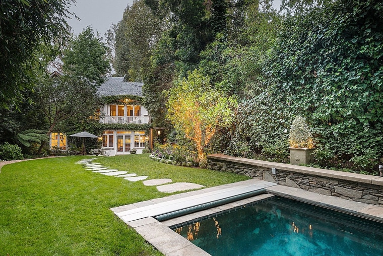 Jennifer Lawrence buys Jessica Simpson's former Beverly Hills home