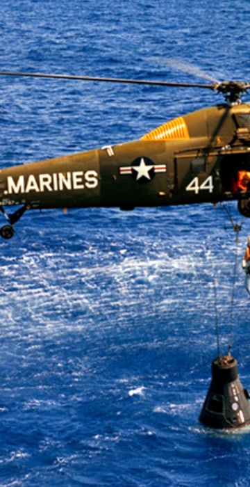 astronaut helicopter