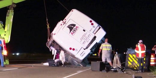UFO flies around Navy ship near San Diego in leaked video