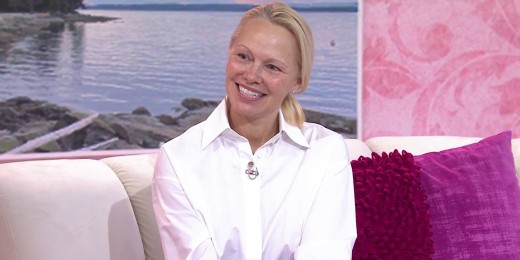 Jay-Z talks to 11-year-old reporter