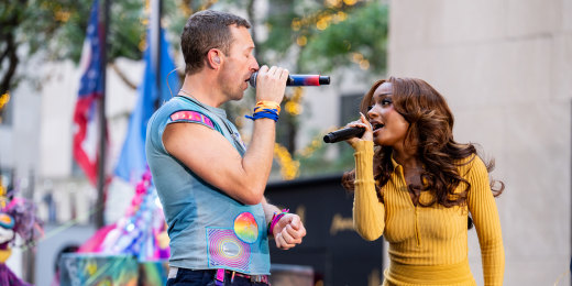 Coldplay Ayra Starr The Weirdos Perform ‘good Feelings