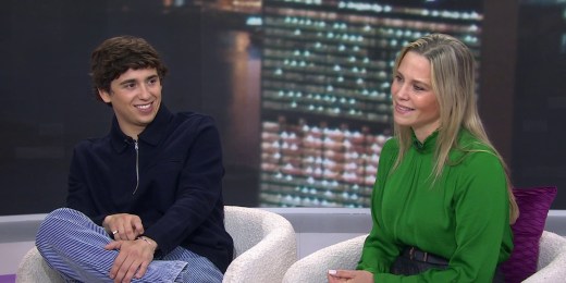 Sarah Jessica Parker Talks 'The Librarians,' Carol Burnett Award