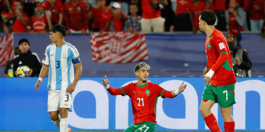 Marruecos da la primera gran sorpresa del Mundial y vence a España 2-0