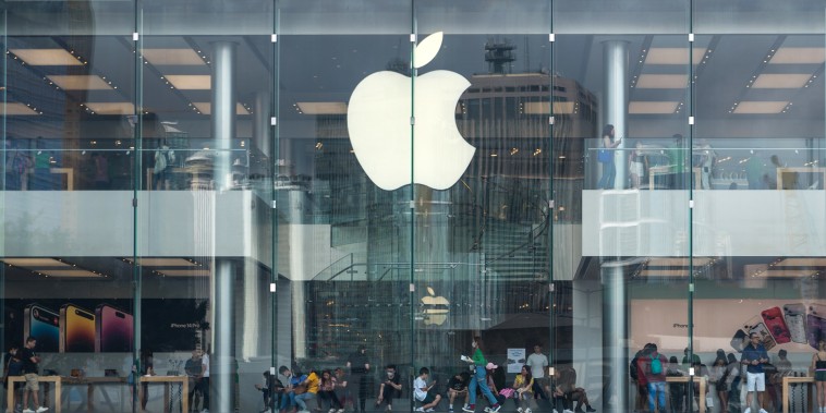 Social Media News: Facebook, Instagram, Snapchat, Twitter & More | NBC News