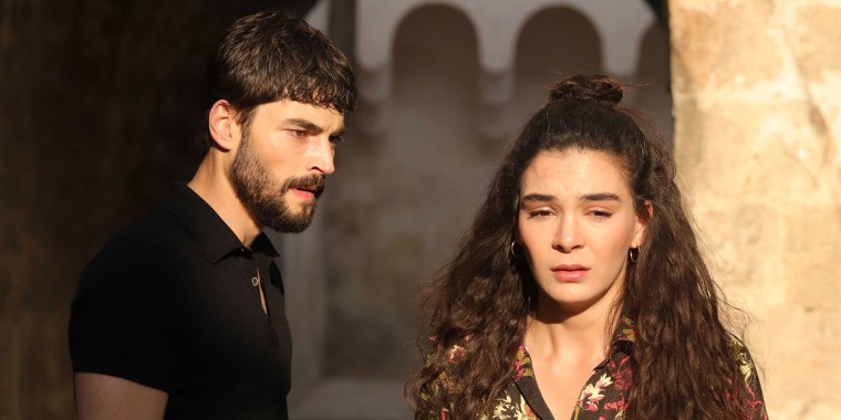 Hercai: Capítulos completos en español | Serie turca | Telemundo