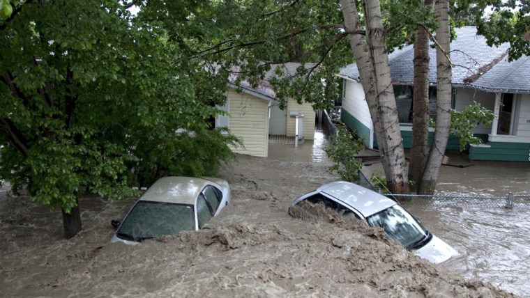 3 dead, downtown Calgary off-limits, more flooding possible in western ...