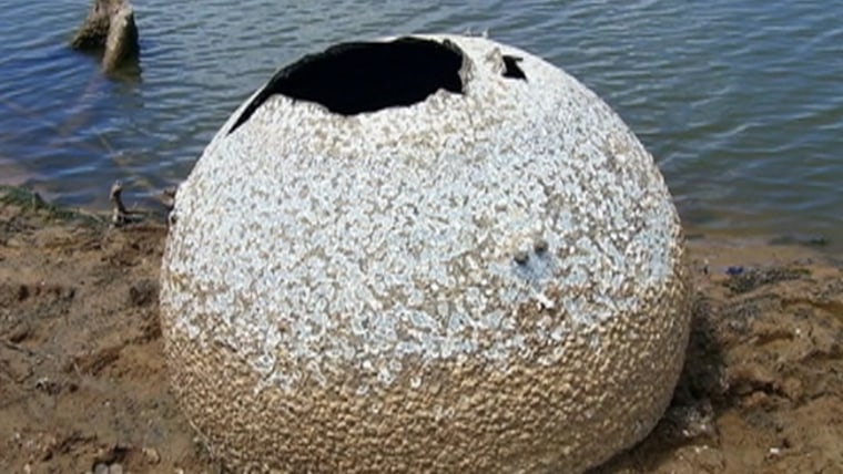 space shuttle explodes over texas