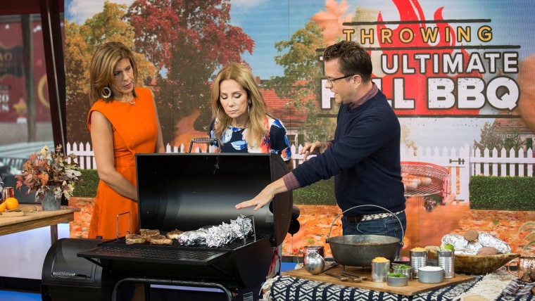 Host a fall barbecue with fun recipes, seasonal décor & more