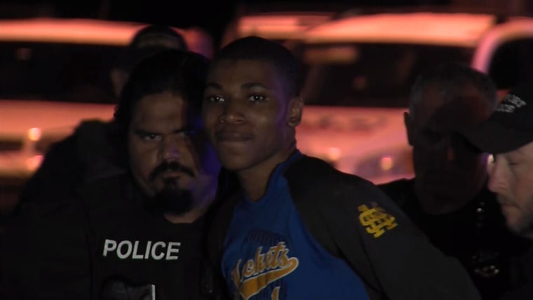 Suspect caught in killing of Mississippi officer at station