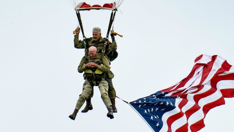 97-year-old U.S. Paratrooper veteran Tom Rice recreates D-Day parachute ...