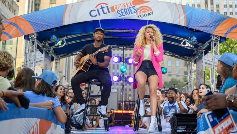 Tori Kelly sings ‘Sorry Would Go A Long Way’ live on TODAY