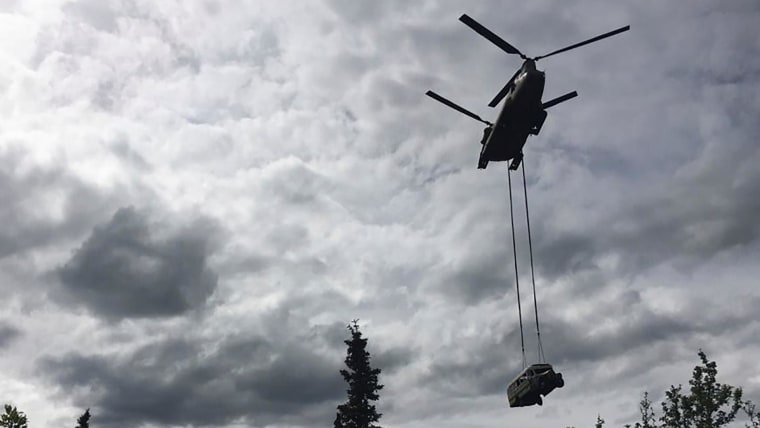 'Into The Wild' bus removed from Alaskan wilderness