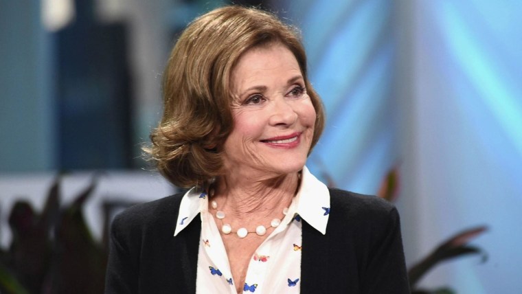 Jessica Walter remembered by fans after her death at age 80