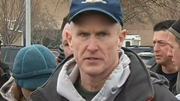 Two store employees, gunman dead in Maryland mall shooting