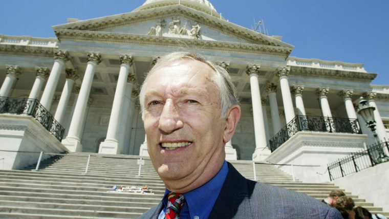 Jeffords, Vermont Senator who split with GOP, Dies at 80
