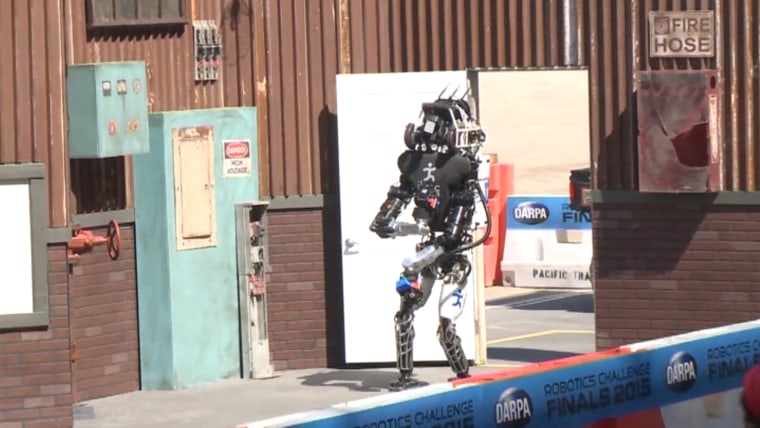 Musk, Wozniak Join Top AI Researchers in Call for Ban on Killer Robots
