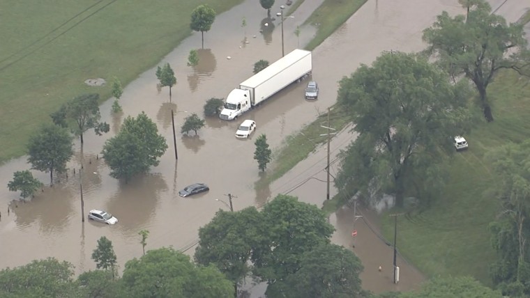 Vehicles stuck on flooded Detroit freeways after torrential downpour