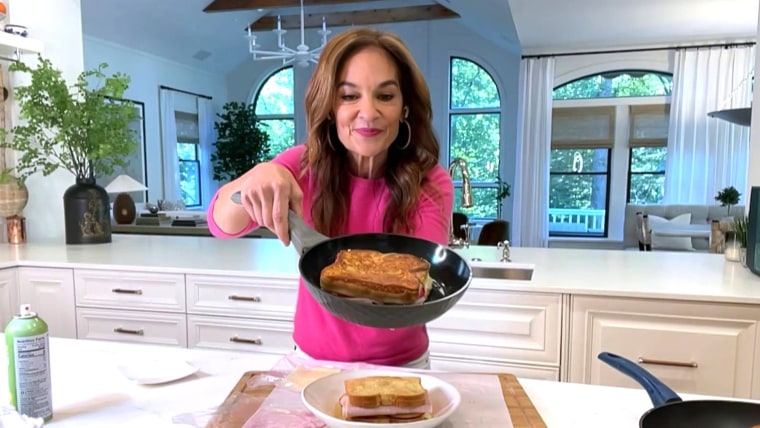 Joy Bauer makes healthy skillet sandwiches for Superfood Friday