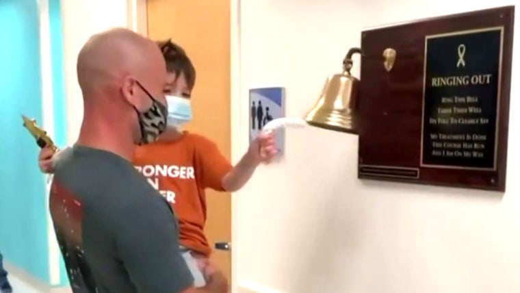 Watch this young cancer patient ring the bell after completing treatment
