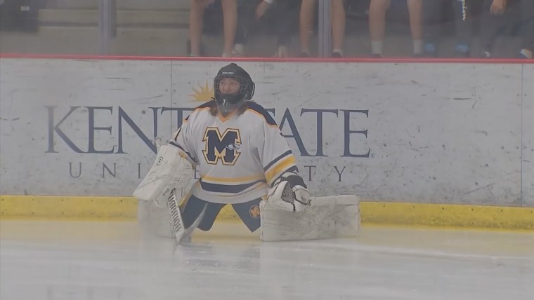Female hockey goalie receives massive show of support after being ...