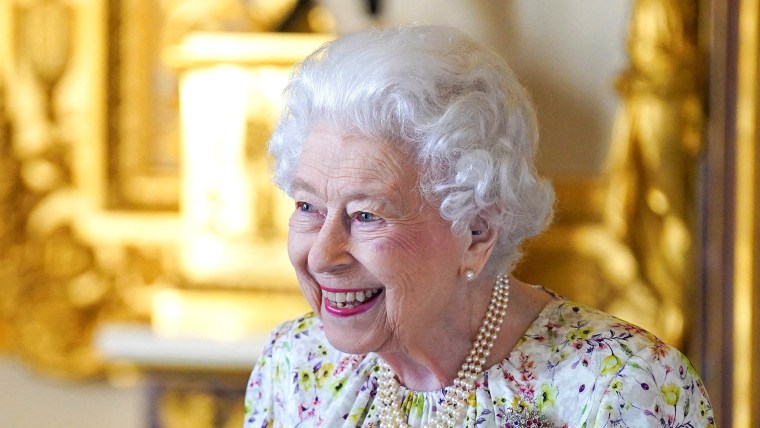 Royal Family Shares Pic Of Queen Elizabeth As 2 Year Old Princess For royal-family-shares-pic-of-queen-elizabeth-as-2-year-old-princess-for