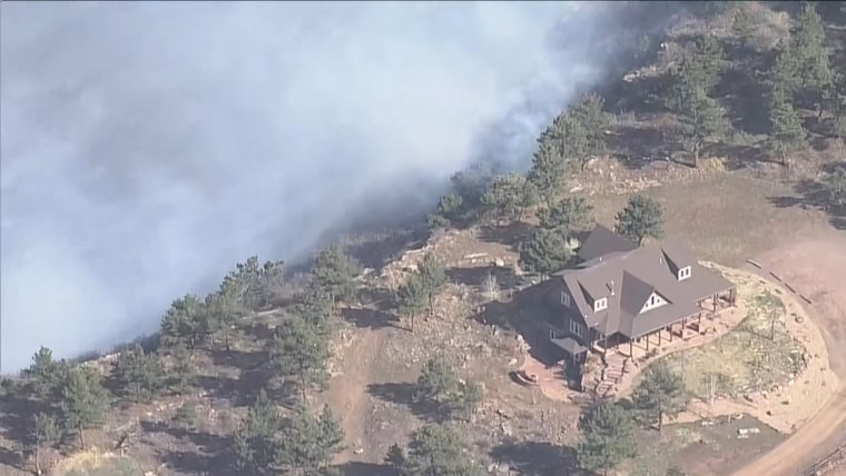 Colorado wildfire forces evacuations