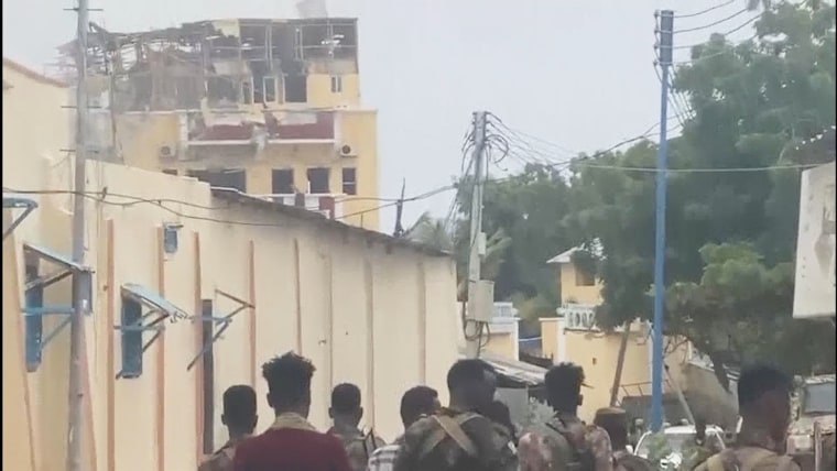 At least 20 killed in Somalia hotel attack