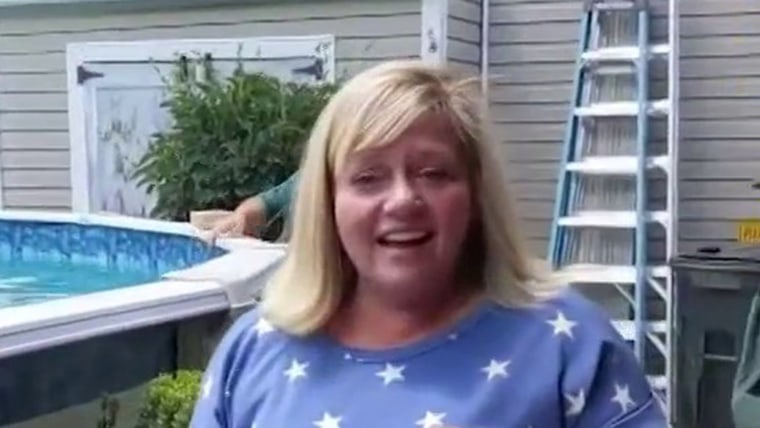 Family has priceless reaction after sailor makes surprise trip home