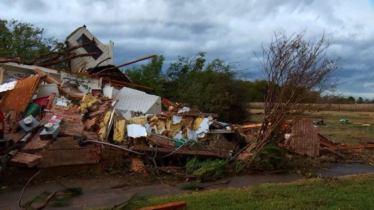 Texas storms damage homes, tornadoes spotted Texas storms damage homes, tornadoes spotted