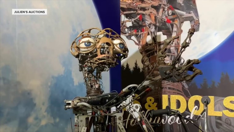 ET model from Spielberg’s classic movie sells for $2.5 million