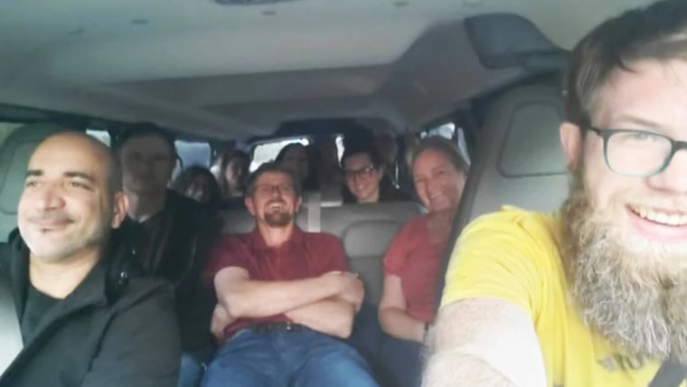 13 Strangers Go Viral for Renting Van, Driving 10+ Hours Together After ...