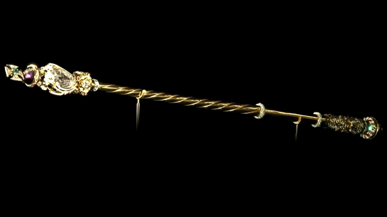 Savannah Guthrie tries on royal jewels ahead of coronation