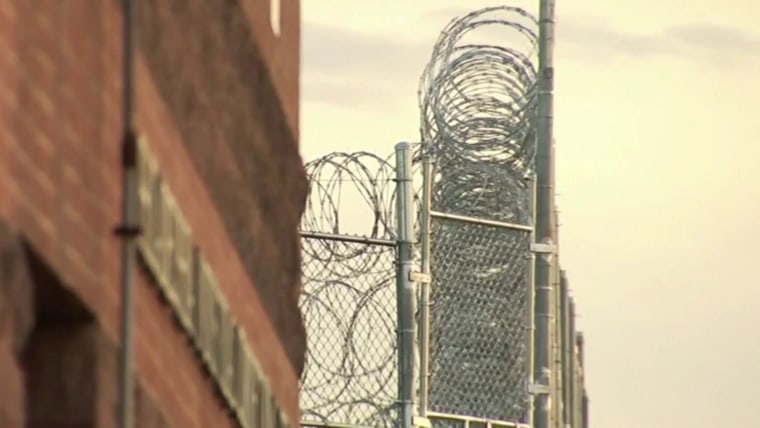 Manhunt underway for 2 escaped prisoners in Philadelphia Manhunt underway for 2 escaped prisoners in Philadelphia
