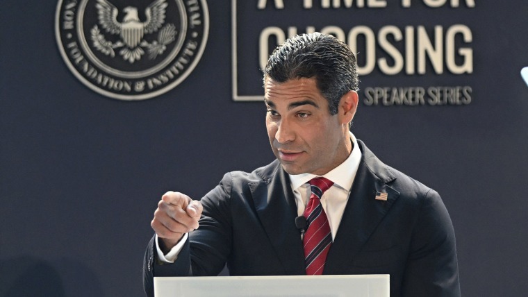 Suarez touts record as Miami mayor in first speech as presidential candidate