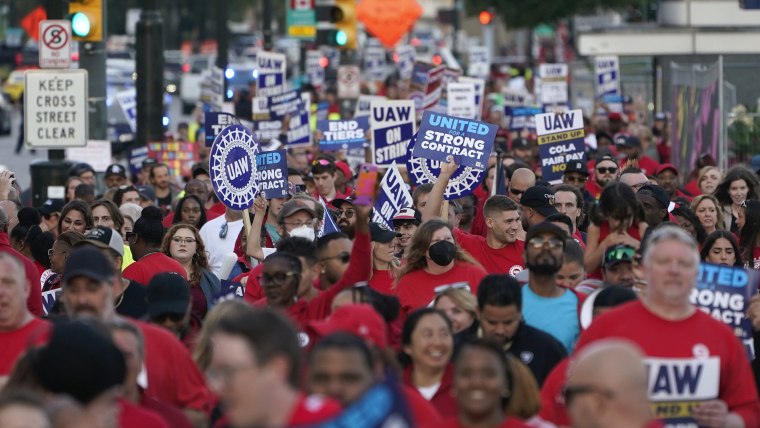UAW vows more workers at more sites will hit picket lines