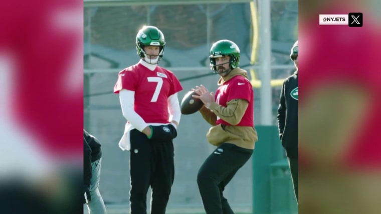 Aaron Rodgers returns to the practice field after Achilles surgery