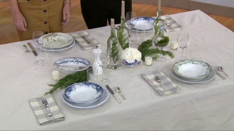How to set a warm and festive holiday table