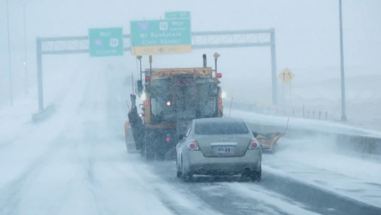 Blizzard conditions roll through northern and central Plains, snarling ...