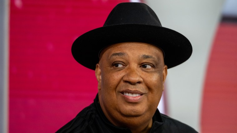 See Rev Run gift the TODAY anchors signed Adidas sneakers