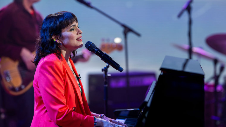 Norah Jones performs ‘Paradise’ live on TODAY