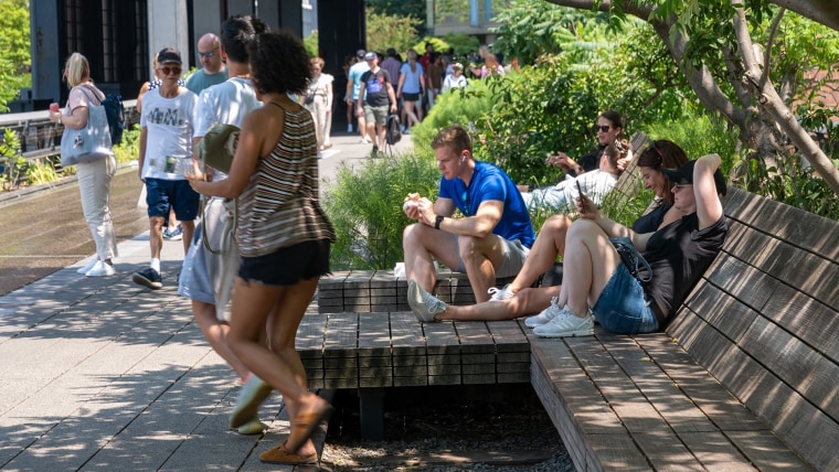 Sweltering heat wave puts 44 million under warnings; flood risk remains ...