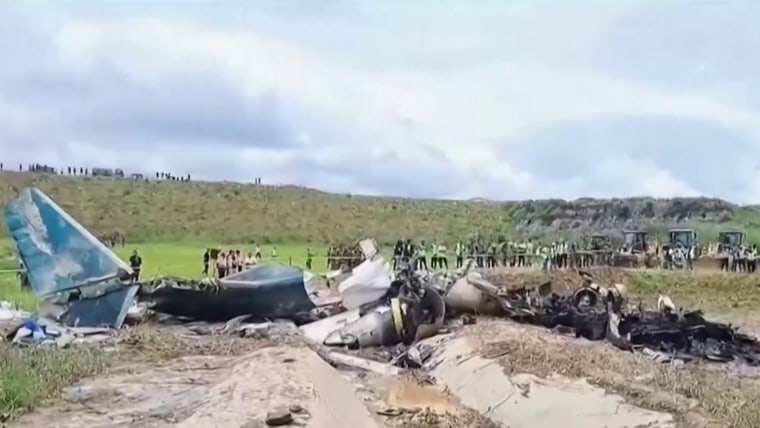 Fiery plane crash kills 18 in Nepal