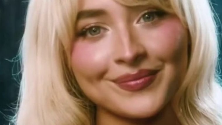 Sabrina Carpenter announces Netflix holiday variety music special