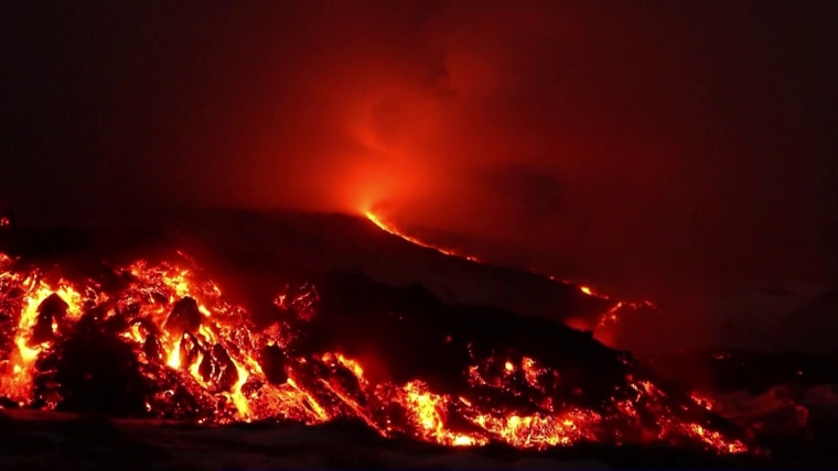 Italy volcano eruption attracts thrill-seeking tourists and alarms ...